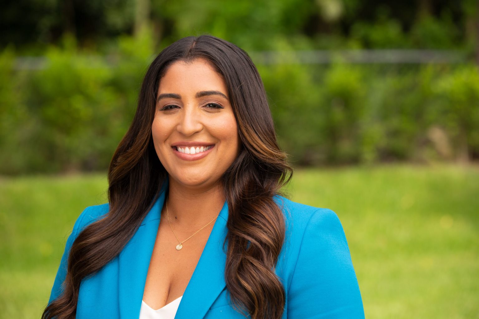 ‘A fighter’: Janelle Perez debuts first pair of English and Spanish ...